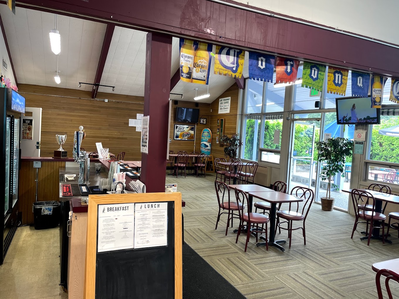 Restaurant and Grill - Lake Spanaway Golf Course